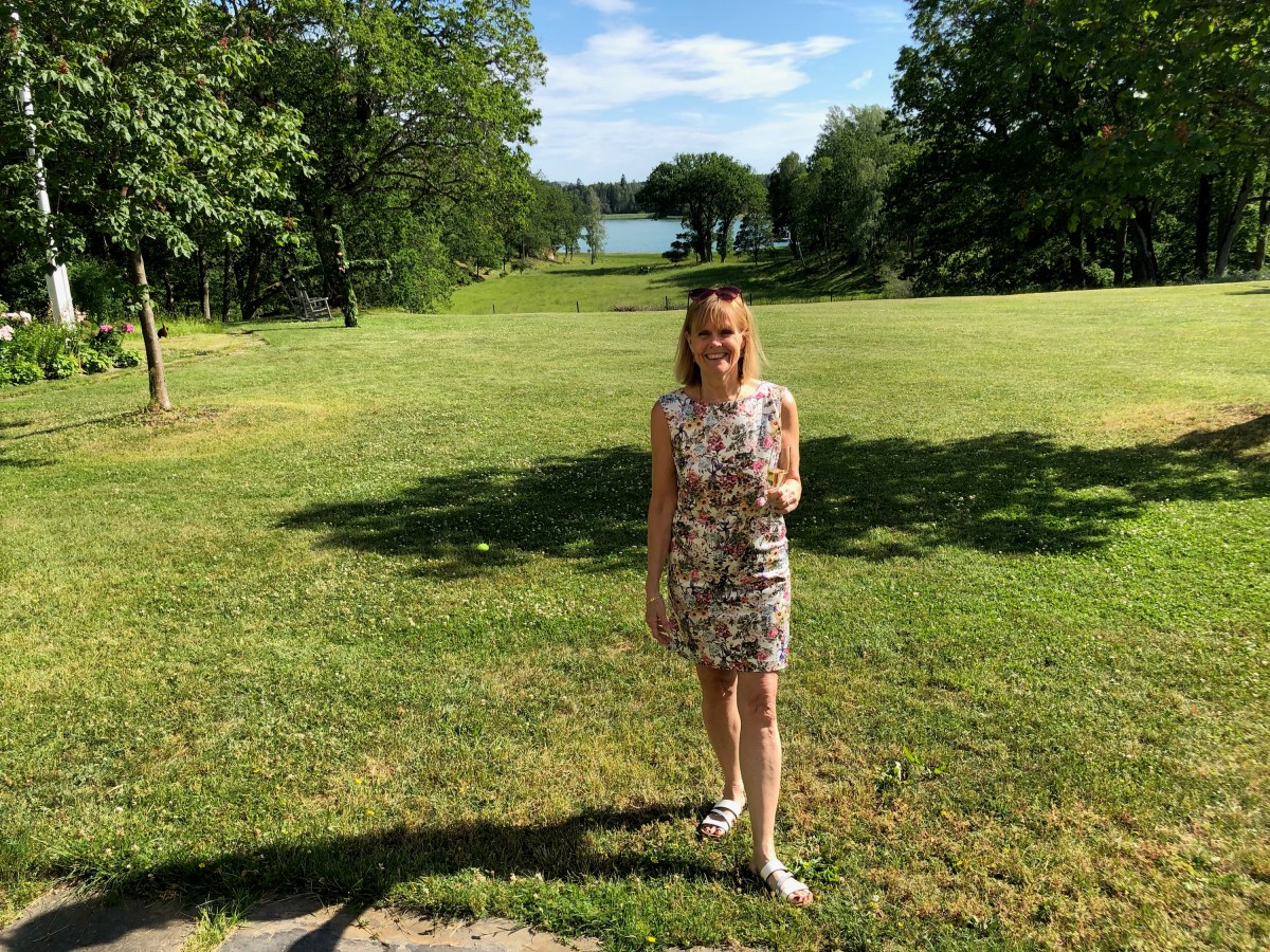 Midsommar fest i antågande – Yvonne Lin